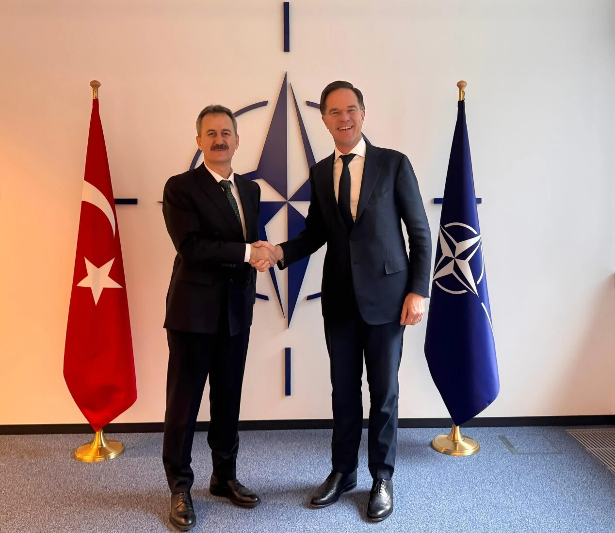 Türkiye seeks to boost contributions to NATO defense industry - Türkiye ...