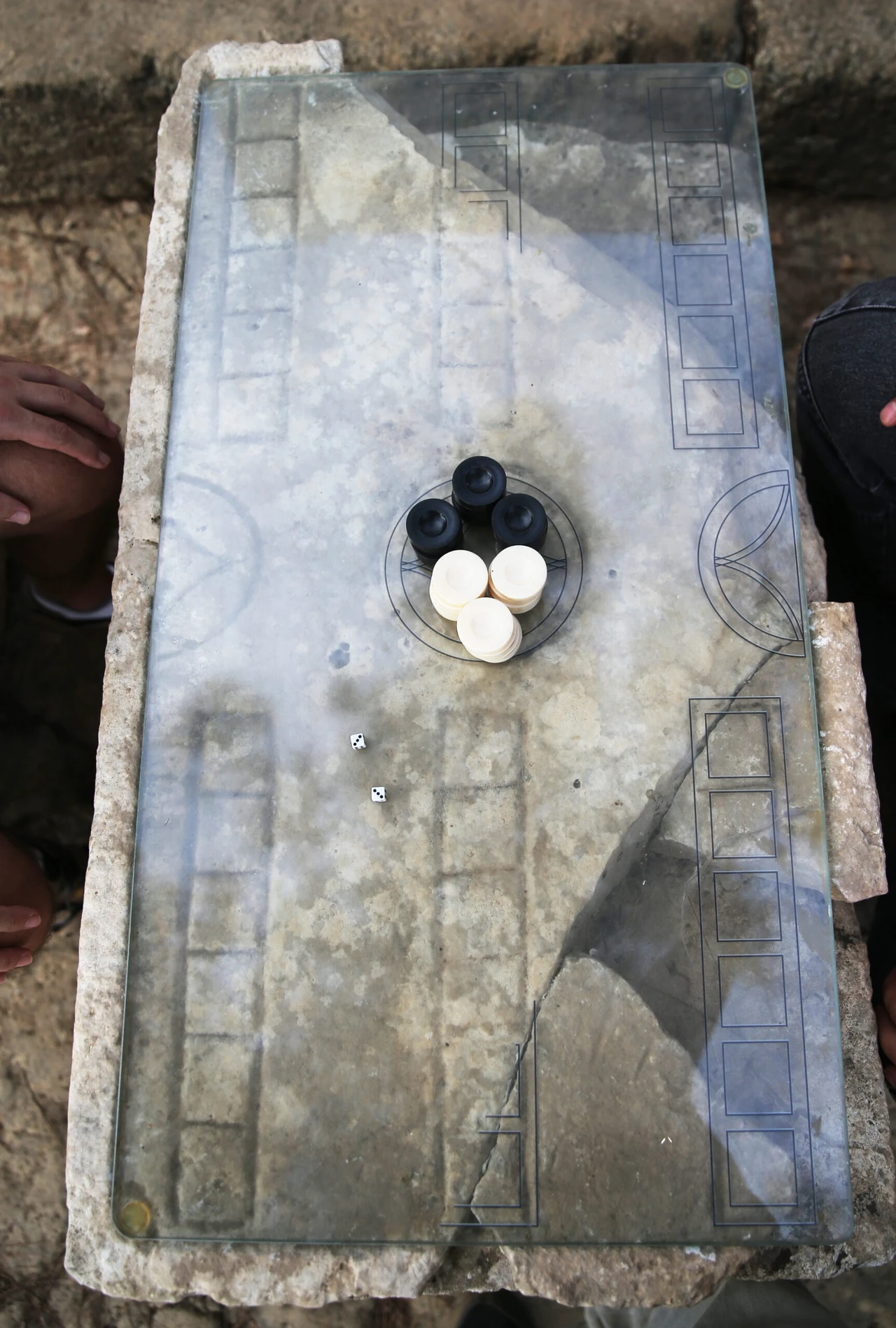 Archaeologists revive 2,100-year-old Roman strategy game in Türkiye’s ...