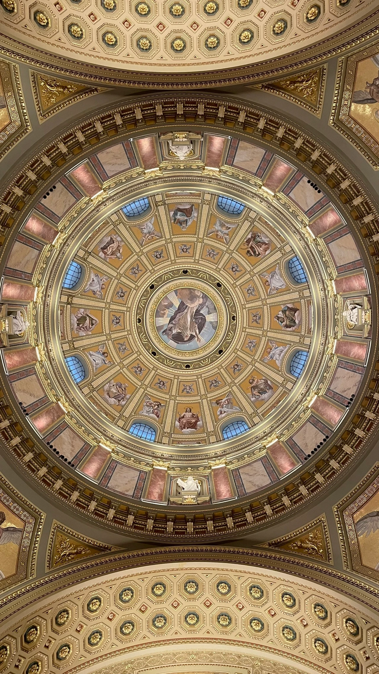 Discover story about St. Stephen's Basilica, secret 'holy right hand ...