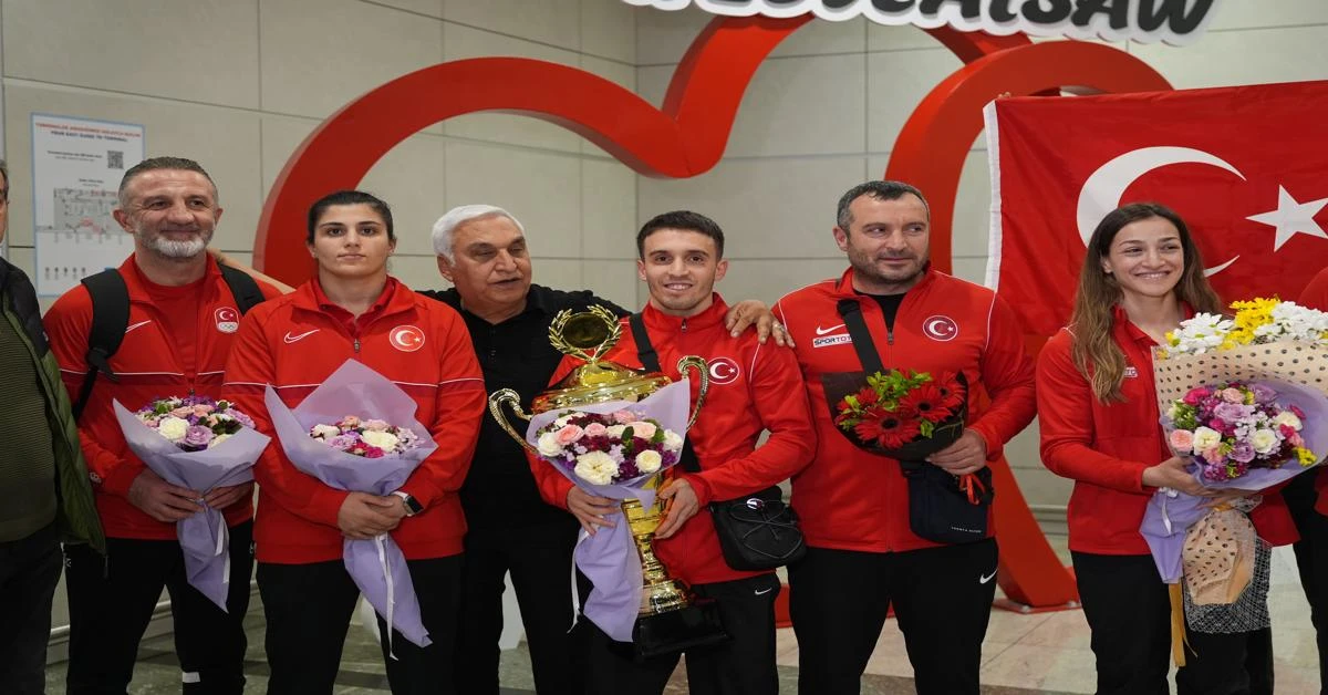 Turkish national boxers return triumphant from European championships ...