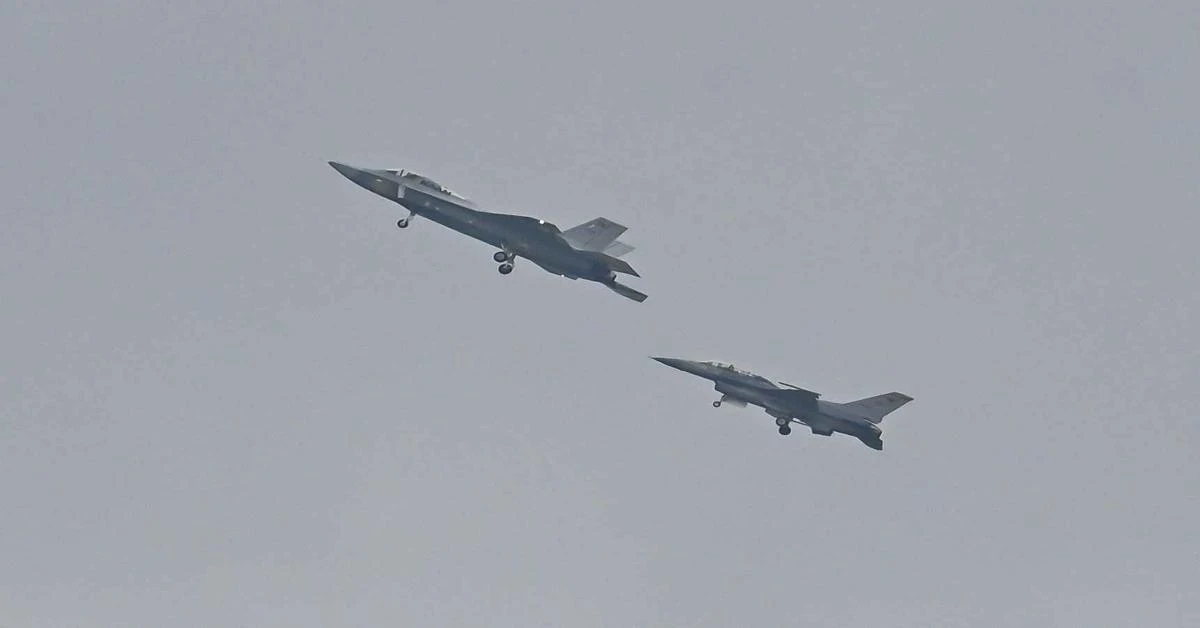 Türkiye's KAAN combat aircraft completes first successful flight ...