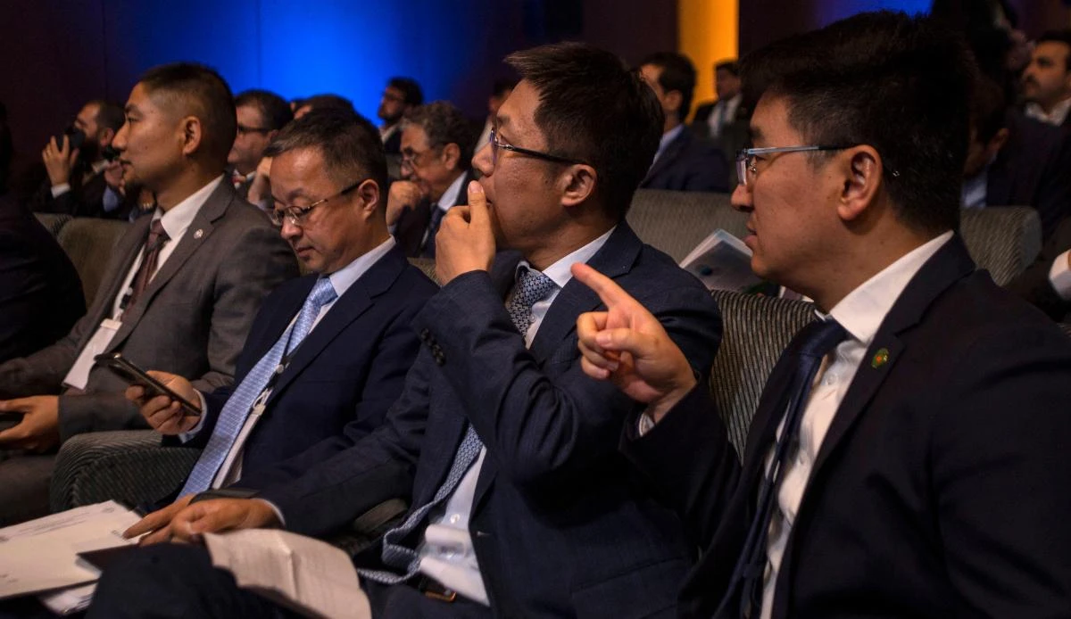 Chinese energy firms lead in winning bids for Iraqi oil and gas fields ...