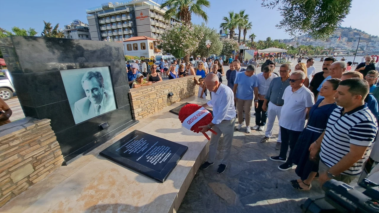 Former Greek PM Papandreou calls for Greek-Turkish unity in combating ...