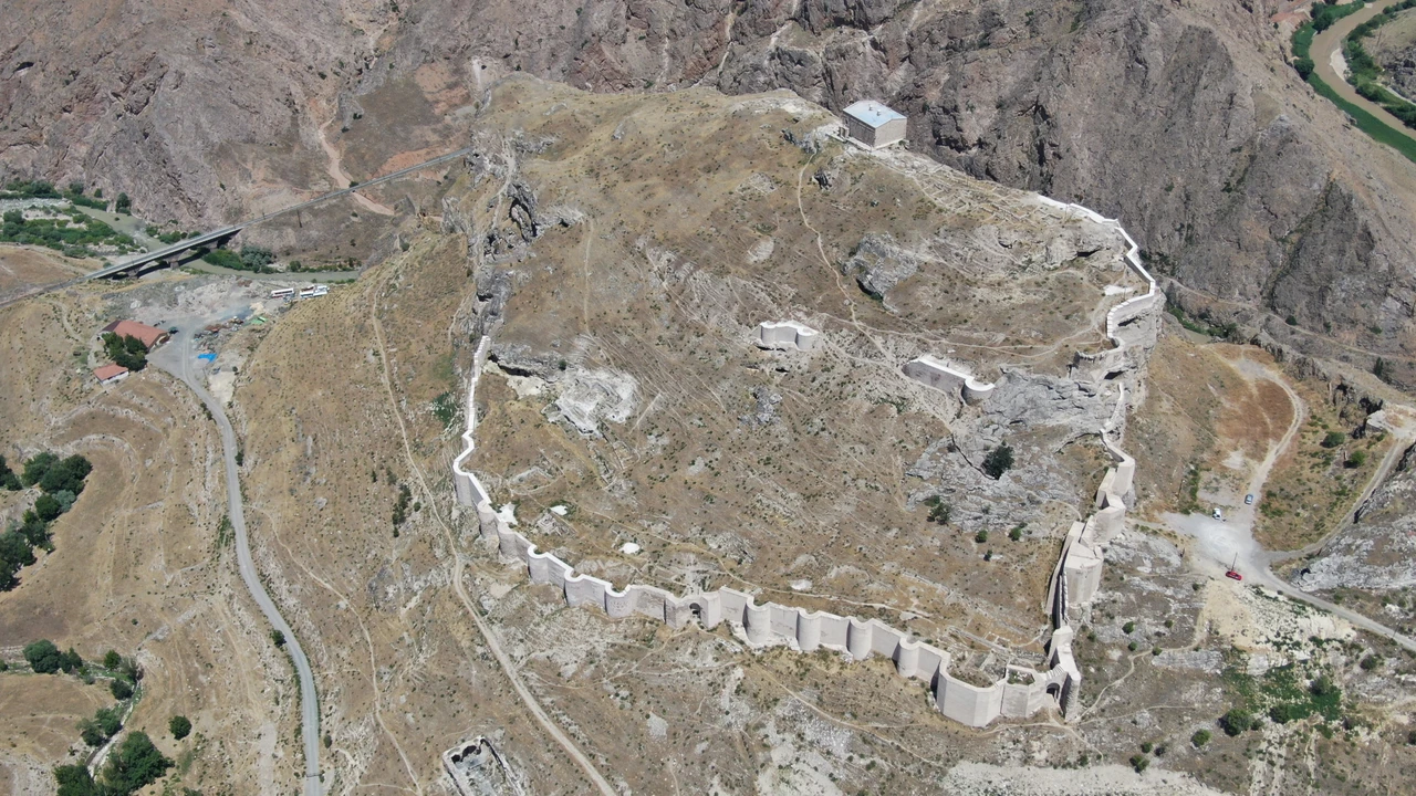 'Unconquered' Turkish castle still captivates 8 centuries later ...