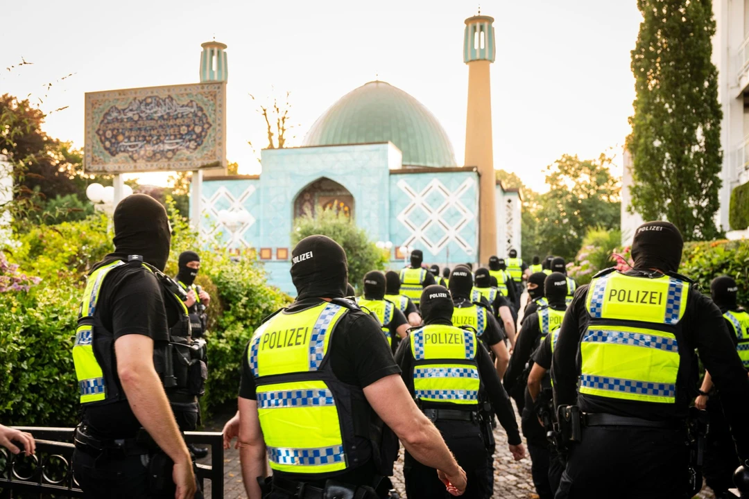 German authorities raid mosque in Hamburg - Türkiye Today
