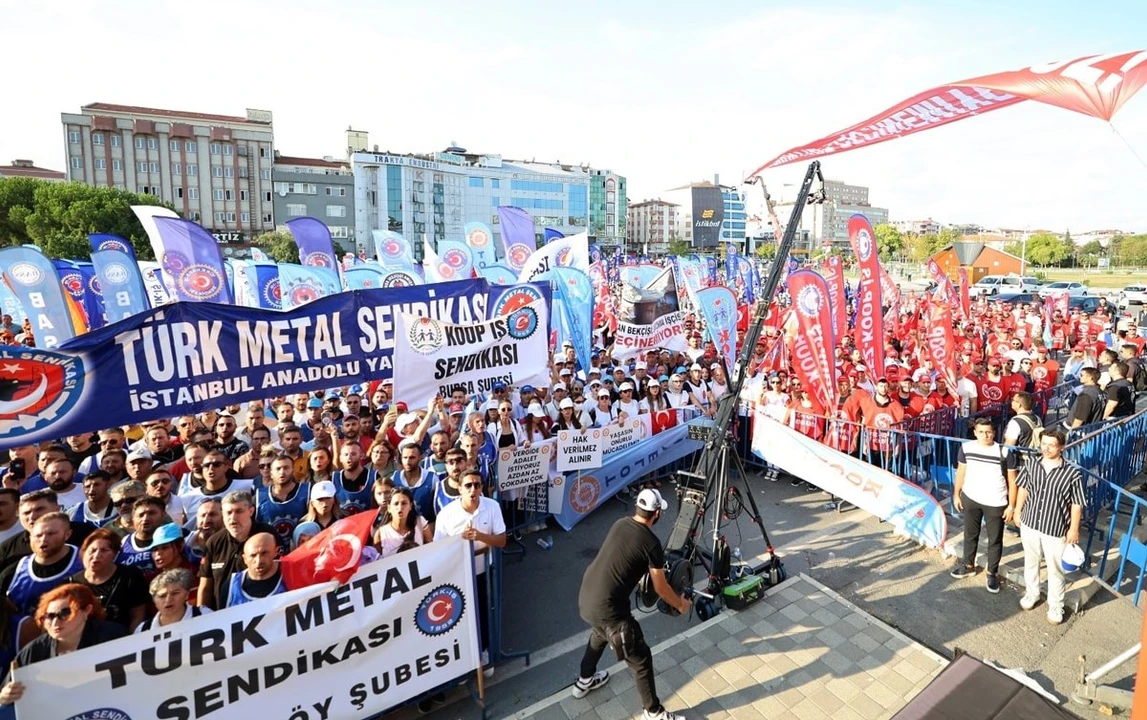 Turkish labor union takes to streets with 'We can't make ends meet ...