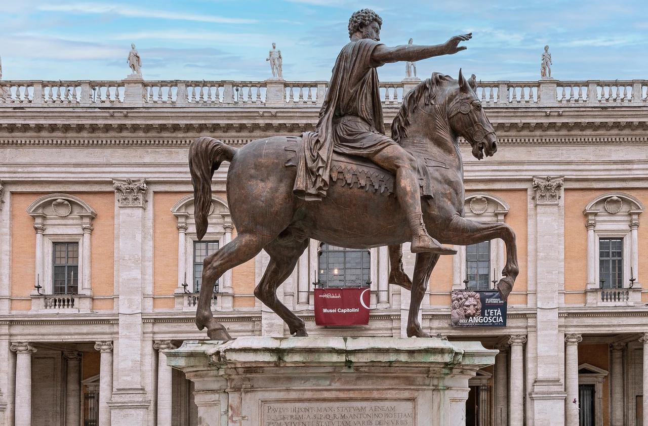 Is 'Roman Salute' symbol of loyalty or dangerous ideological gesture ...