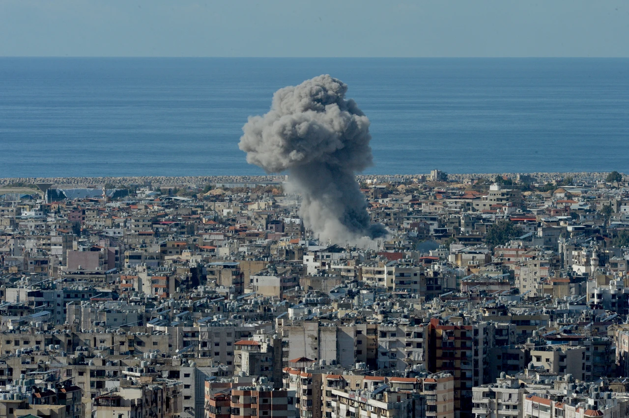 Israeli airstrikes hit Beirut amid imminent cease-fire deal - Türkiye Today