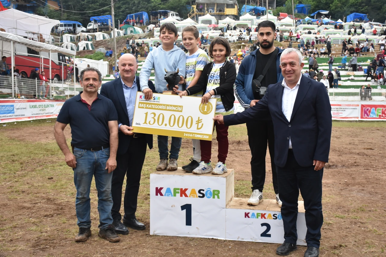 108 bulls compete in 200-year-old bullfighting competition in Türkiye's ...