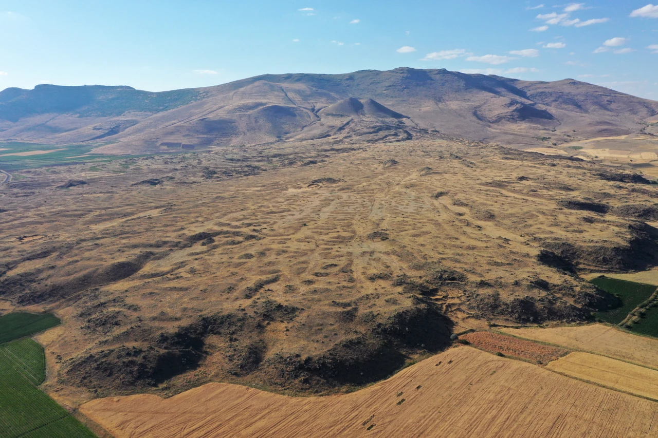 Discovering hidden volcanoes: 19 calderas identified in Cappadocia ...