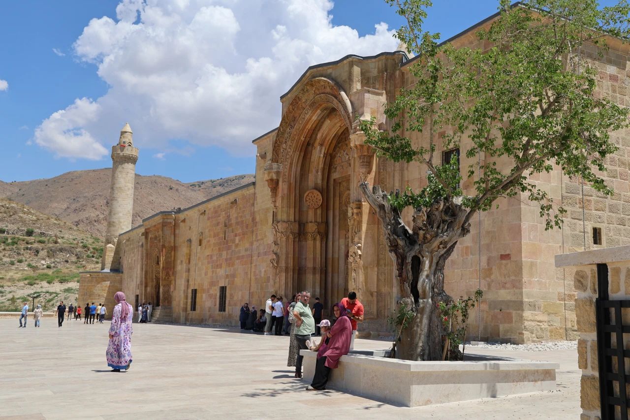 Türkiye's Alhambra in Sivas restored to glory - Türkiye Today