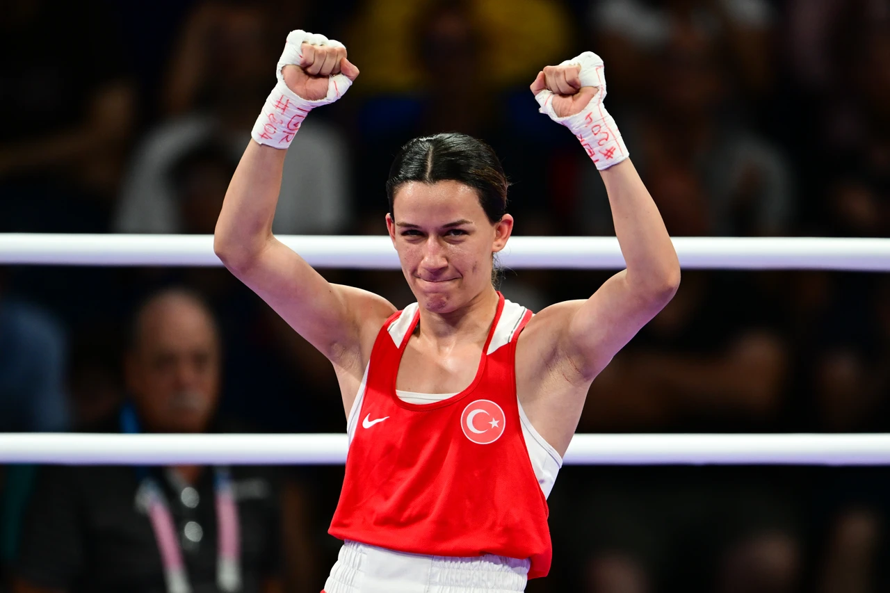 Turkish boxer Akbas advances to Olympics final, eyes gold medal ...