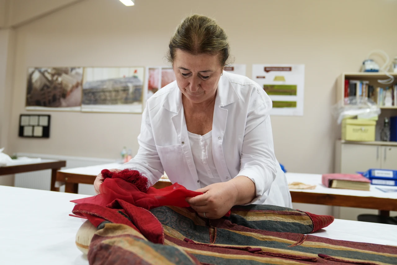Restoration of robe belonging to Sultan Abdulhamid II completed in ...