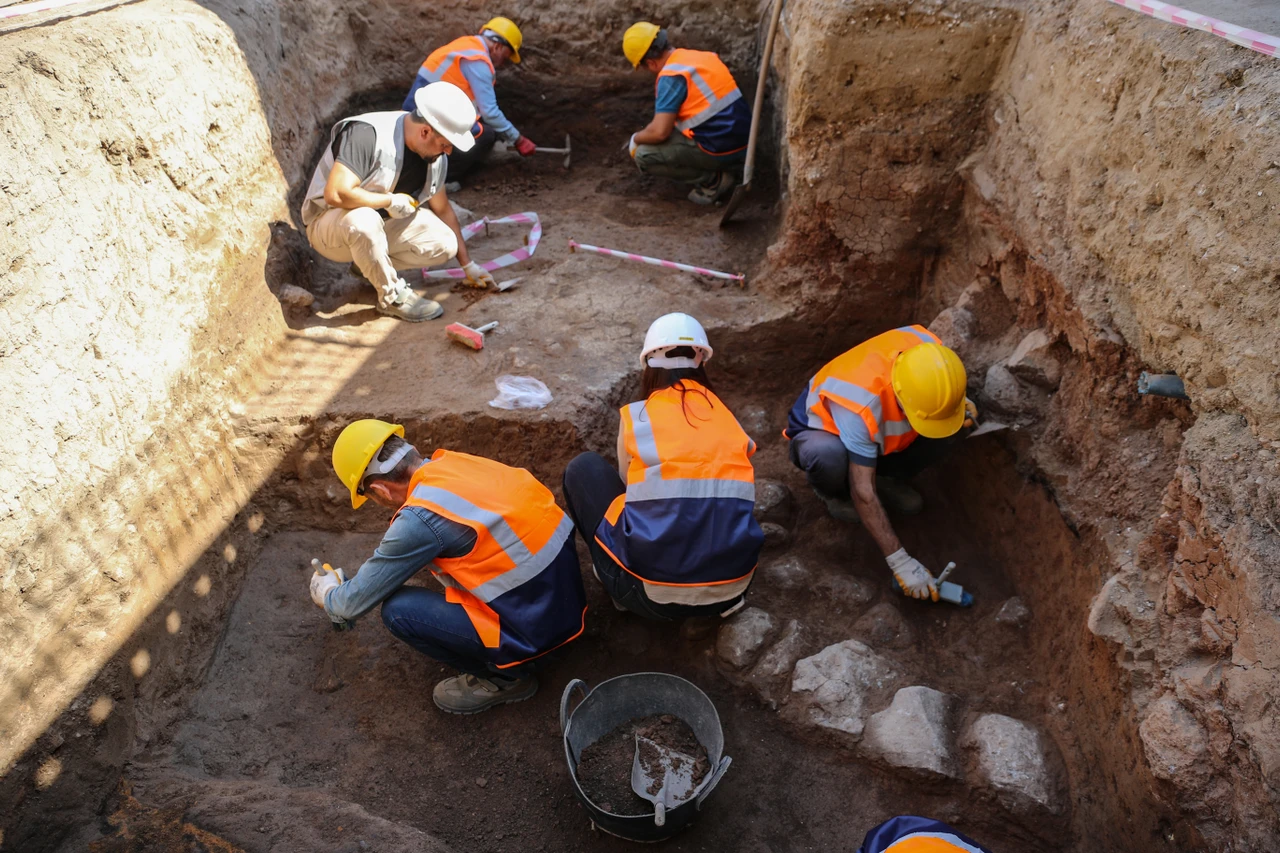 Archaeologists reveal 10,000 years of settlement at Türkiye's Amida ...