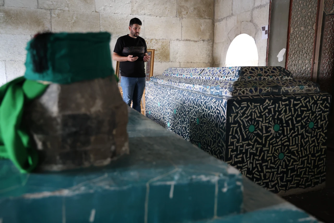 Hidden in plain sight: Tomb of Seljuk sultan opens for visitors in ...