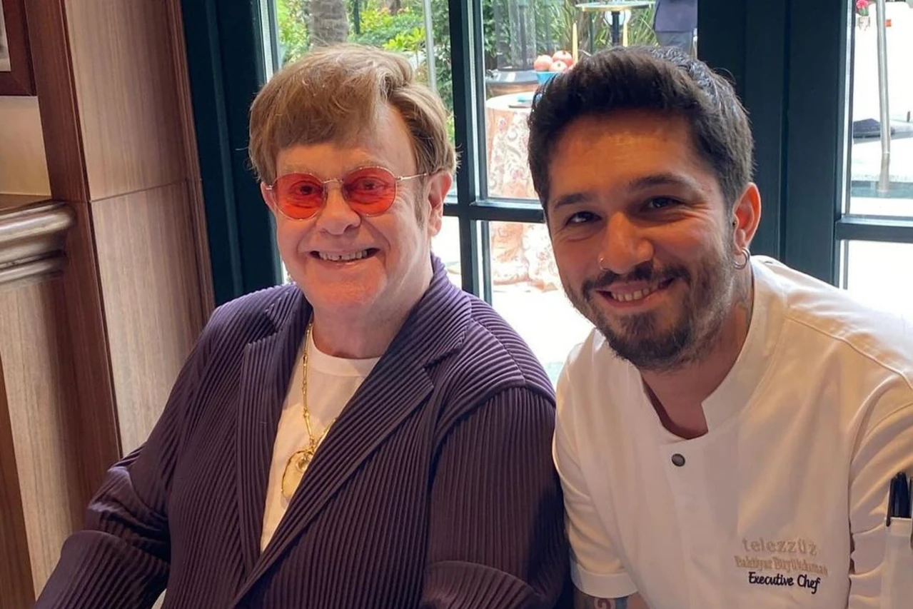 Sir Elton John visits Istanbul to experience Türkiye’s 1st vegan fine ...