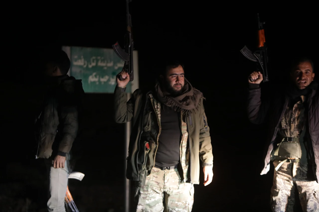 Displaced residents return to Tel Rifaat after SNA operation - Türkiye ...