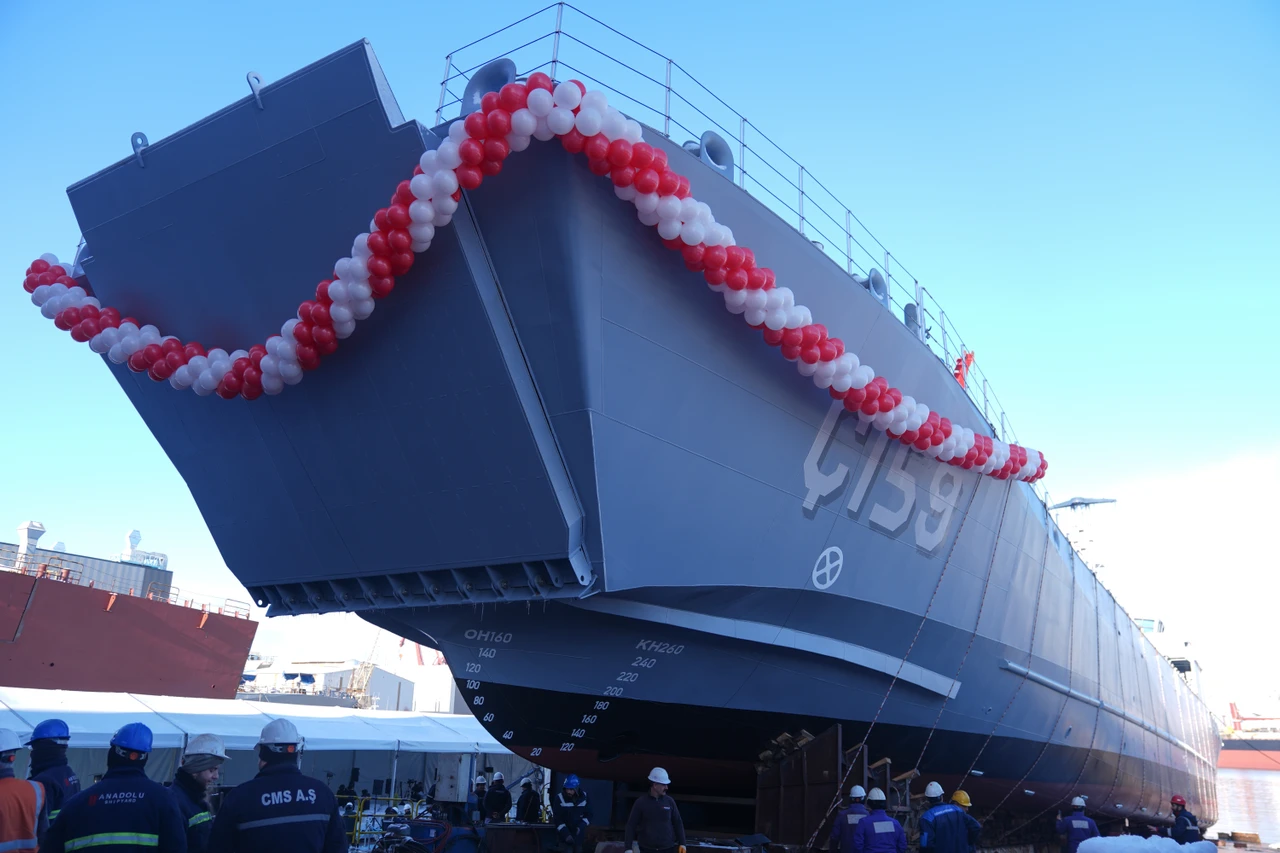 Türkiye launches 1st new type landing ship - Türkiye Today