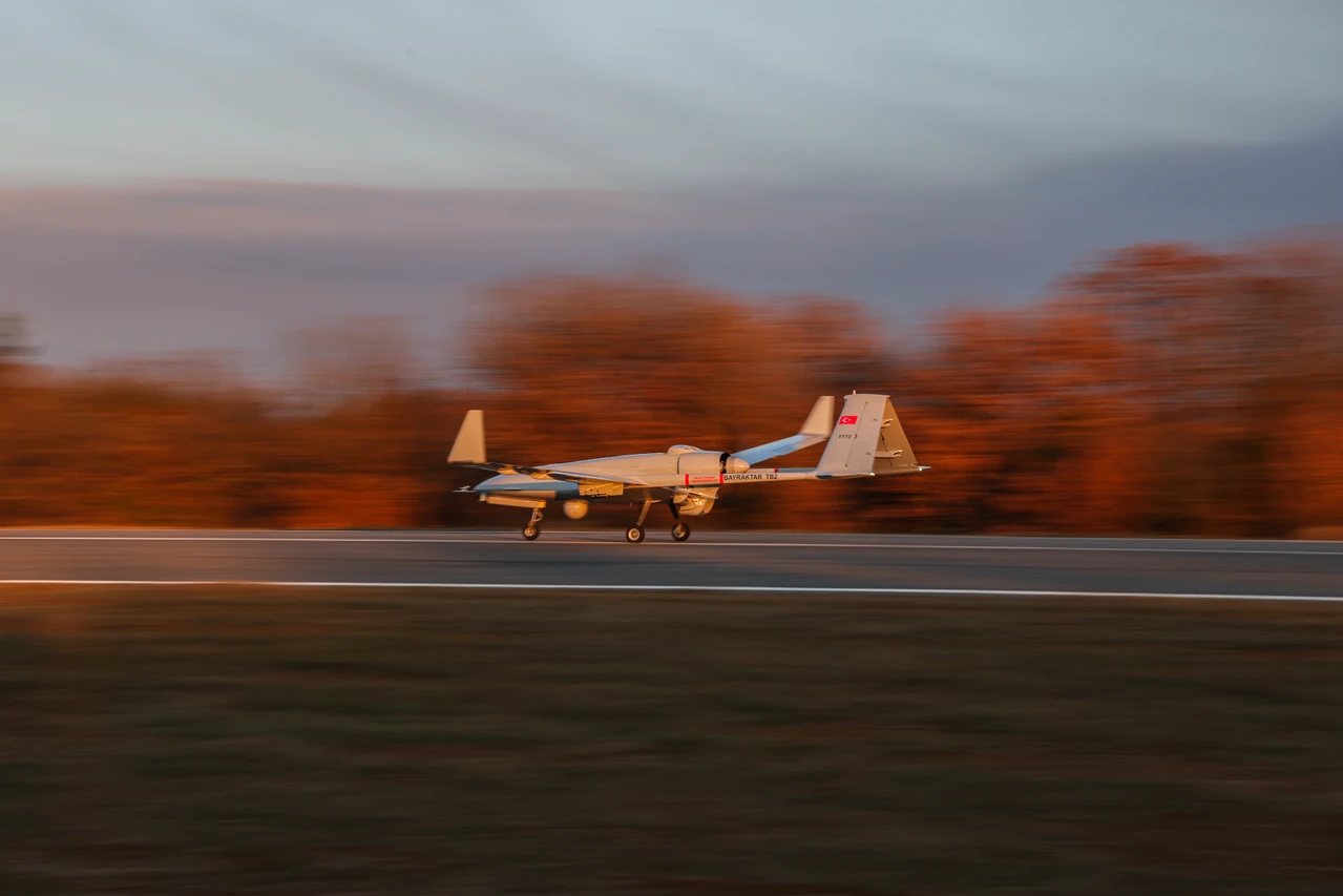 Powered by AI, turbo engine, Bayraktar TB2T-AI UCAV takes to skies ...