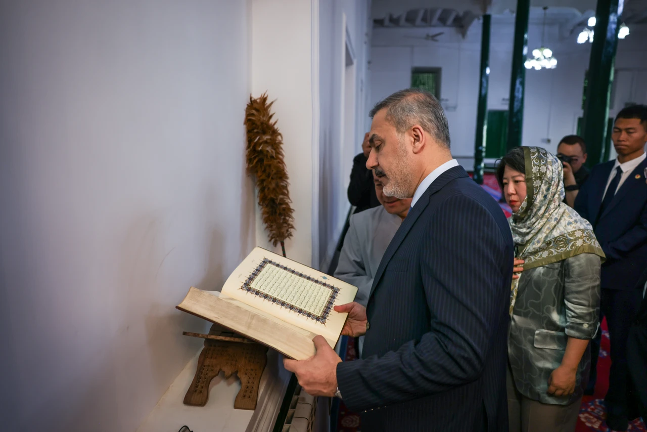 How did the world see FM Fidan's visits to Xinjiang and Kashgar ...
