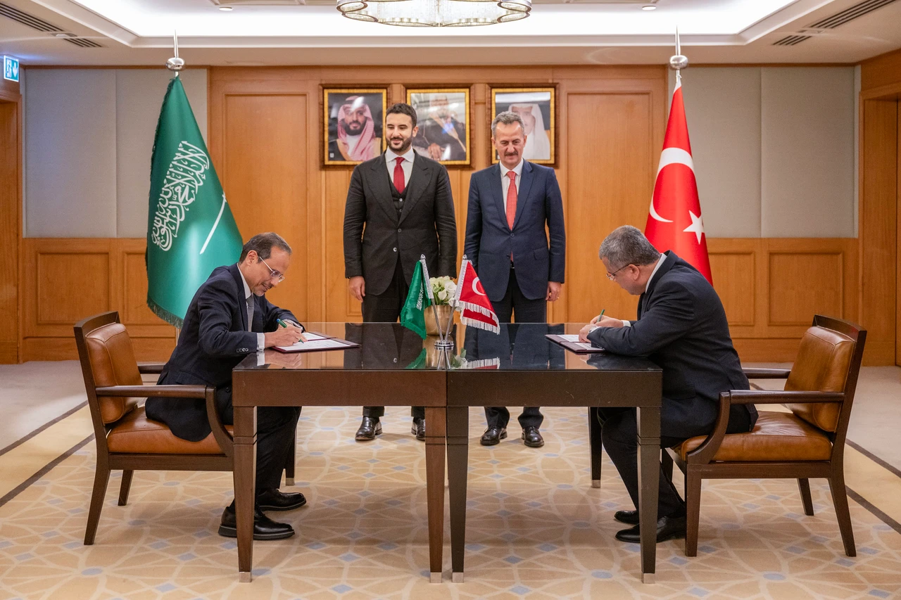 Turkish defense industry head hosts Saudi defense minister for ...