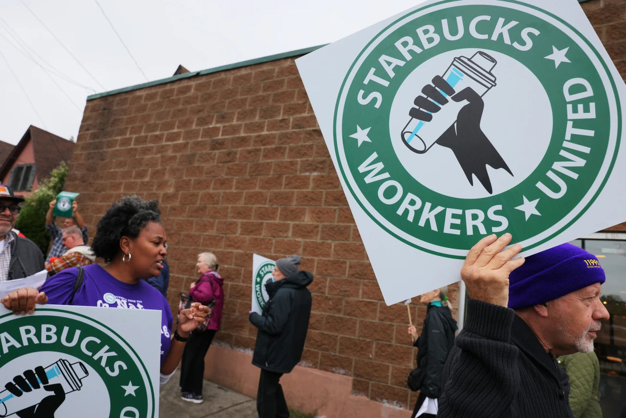 Starbucks CEO exits amid fierce backlash over Gaza conflict - Türkiye Today