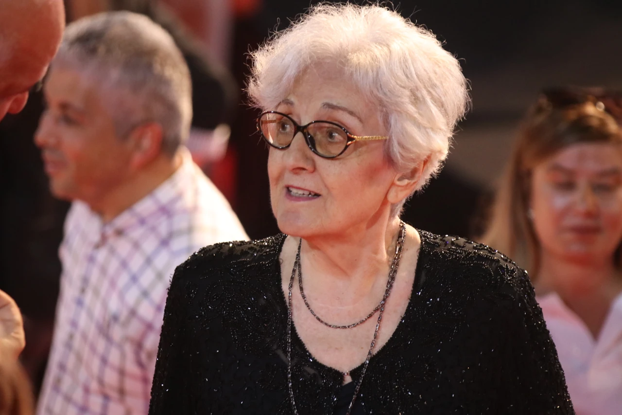 31st Int'l Adana Golden Boll Film Festival honors cinema icons in ...