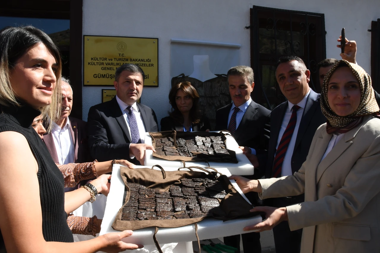 Unique Roman armor displayed at Türkiye's Gumushane Museum - Türkiye Today