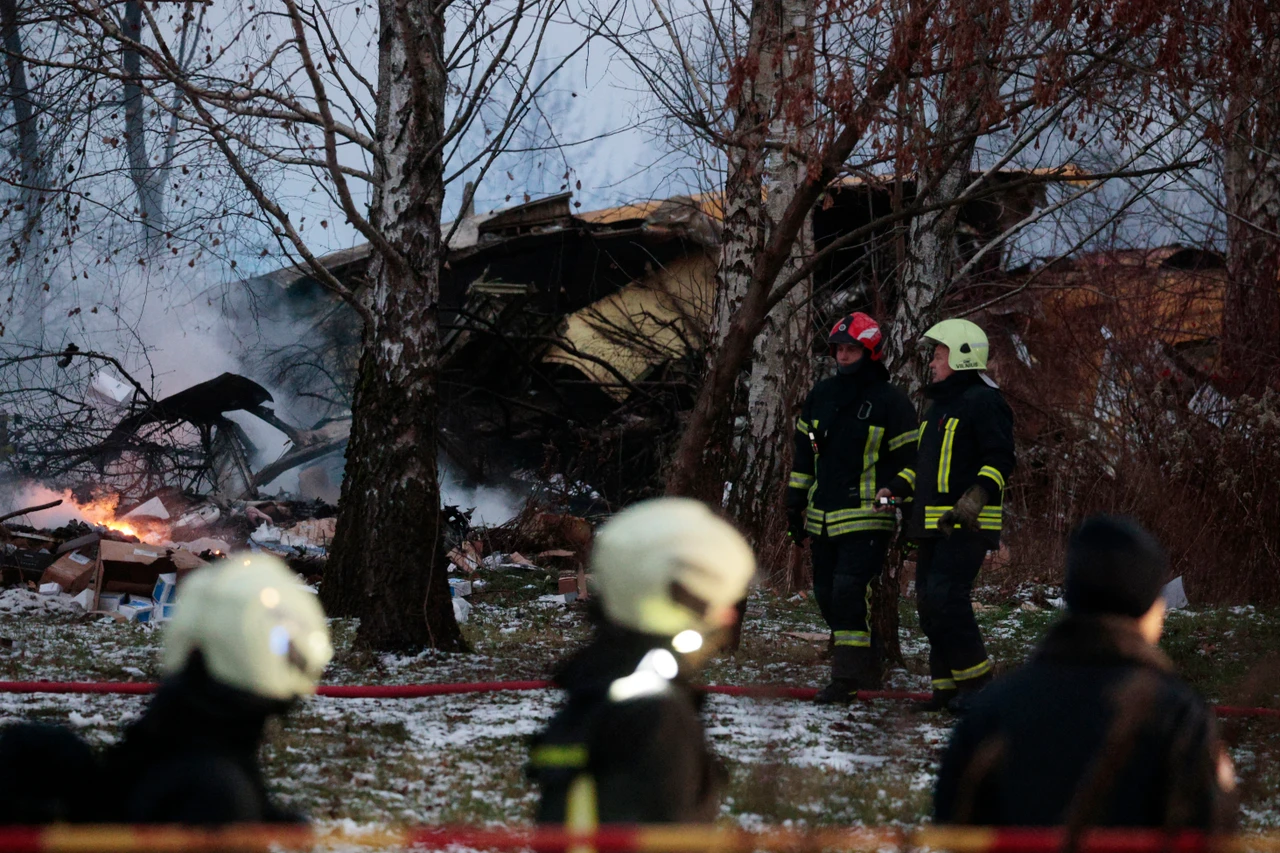 DHL cargo plane crashes into residential area near Vilnius Airport ...