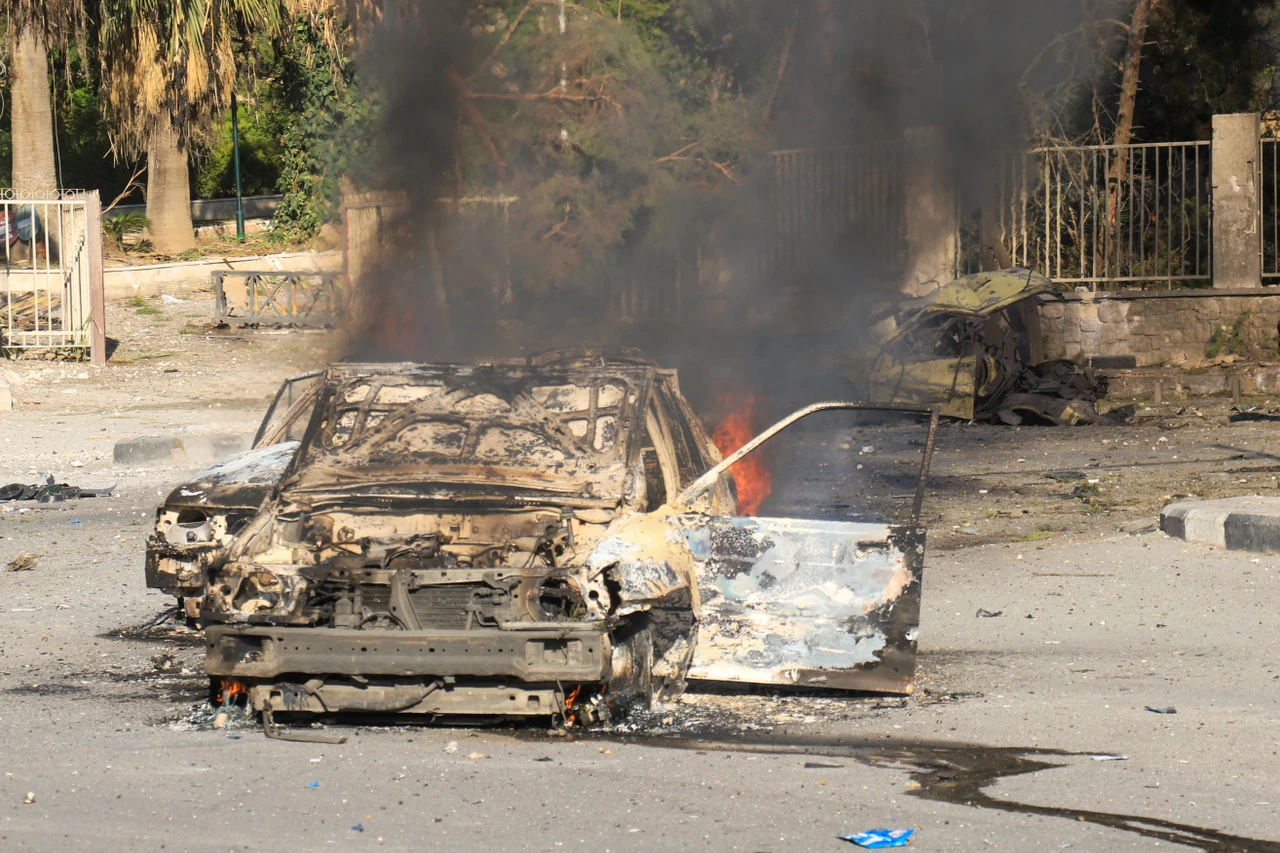 Russian airstrike hits Aleppo University hospital, killing 9 - Türkiye ...