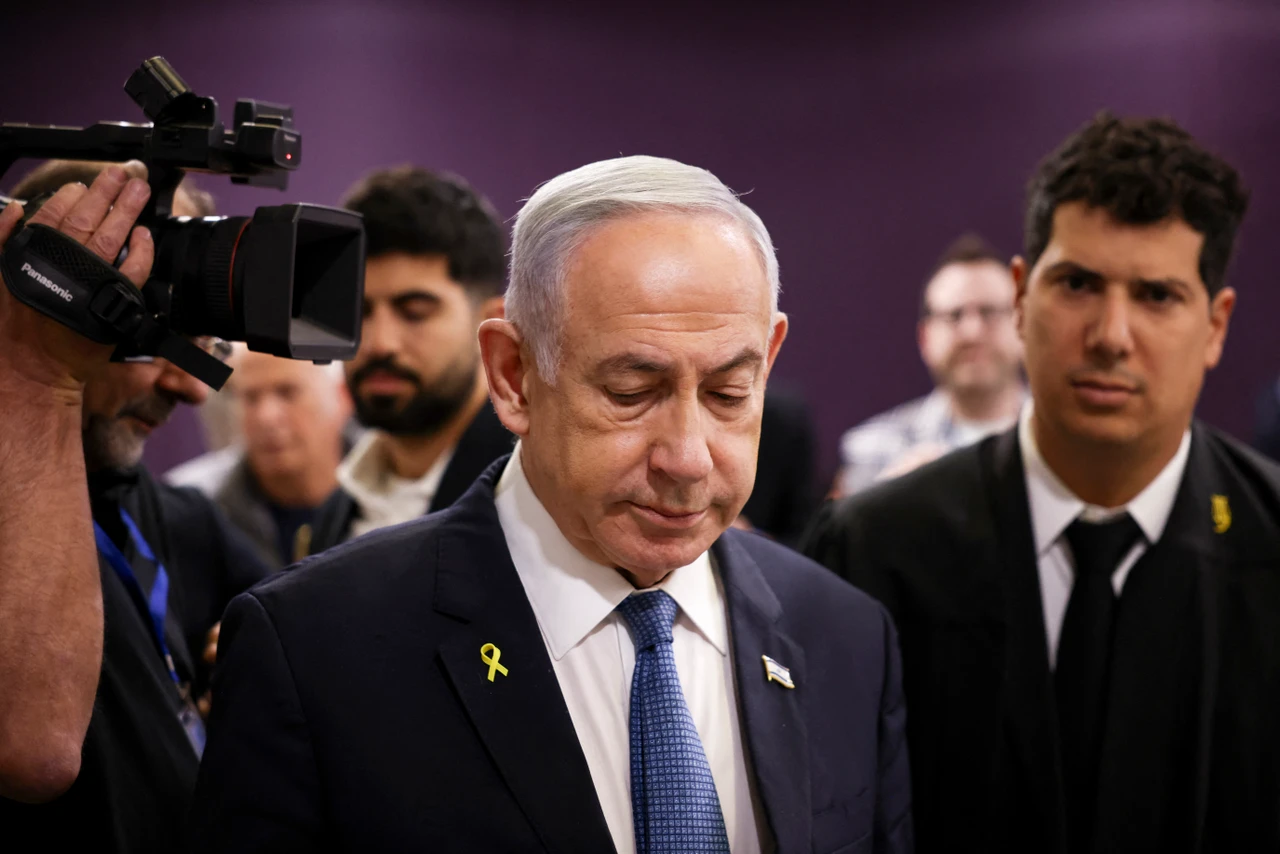 Netanyahu returns to court for corruption trial as war crimes charges ...