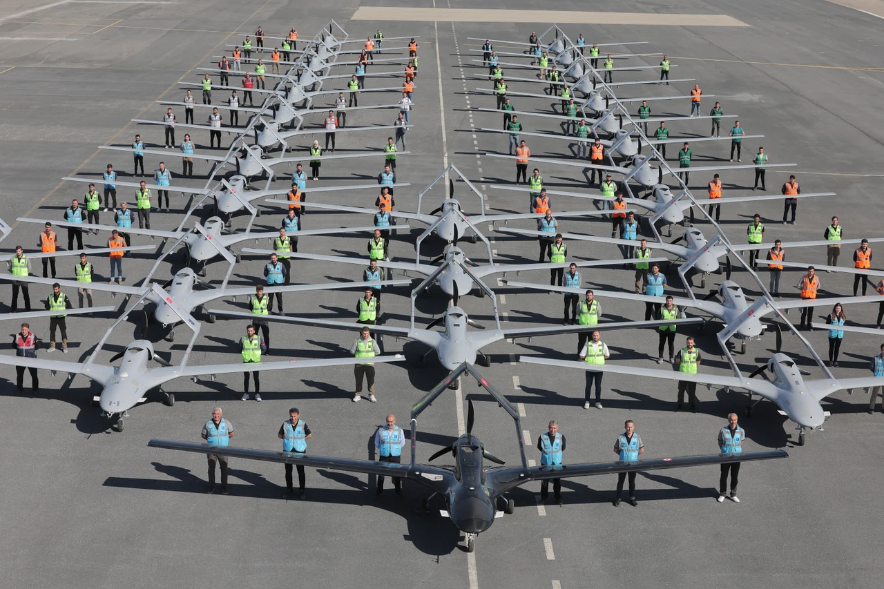 Bayraktar TB2 surpasses 1M flight hours, setting record for Türkiye's ...