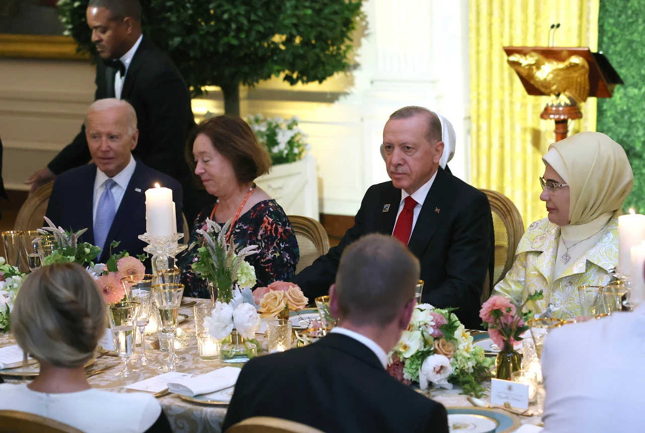 President Erdogan skips family photo shoot at NATO summit - Türkiye Today