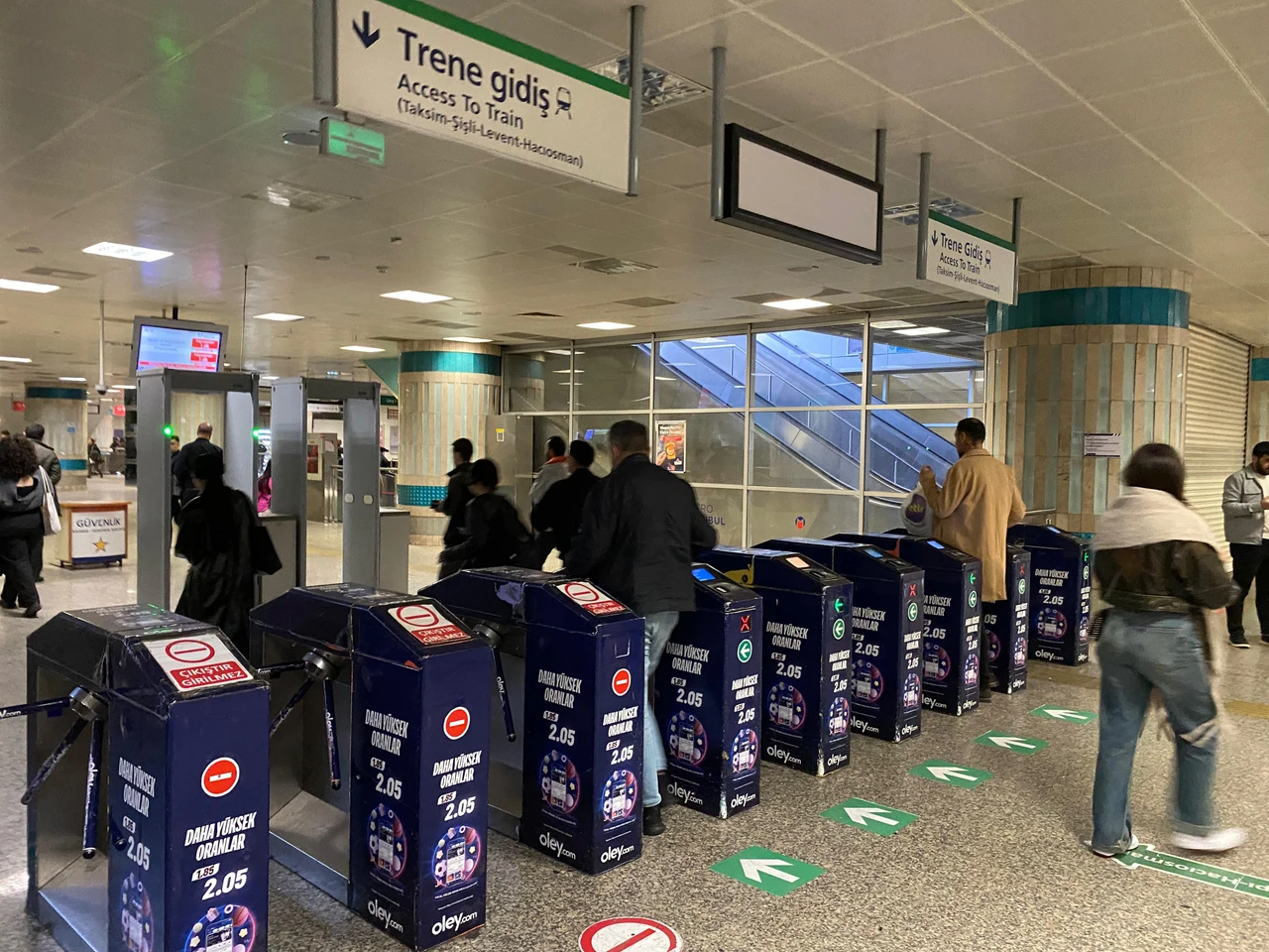 Fire disrupts service at Istanbul’s Yenikapi metro station - Türkiye Today