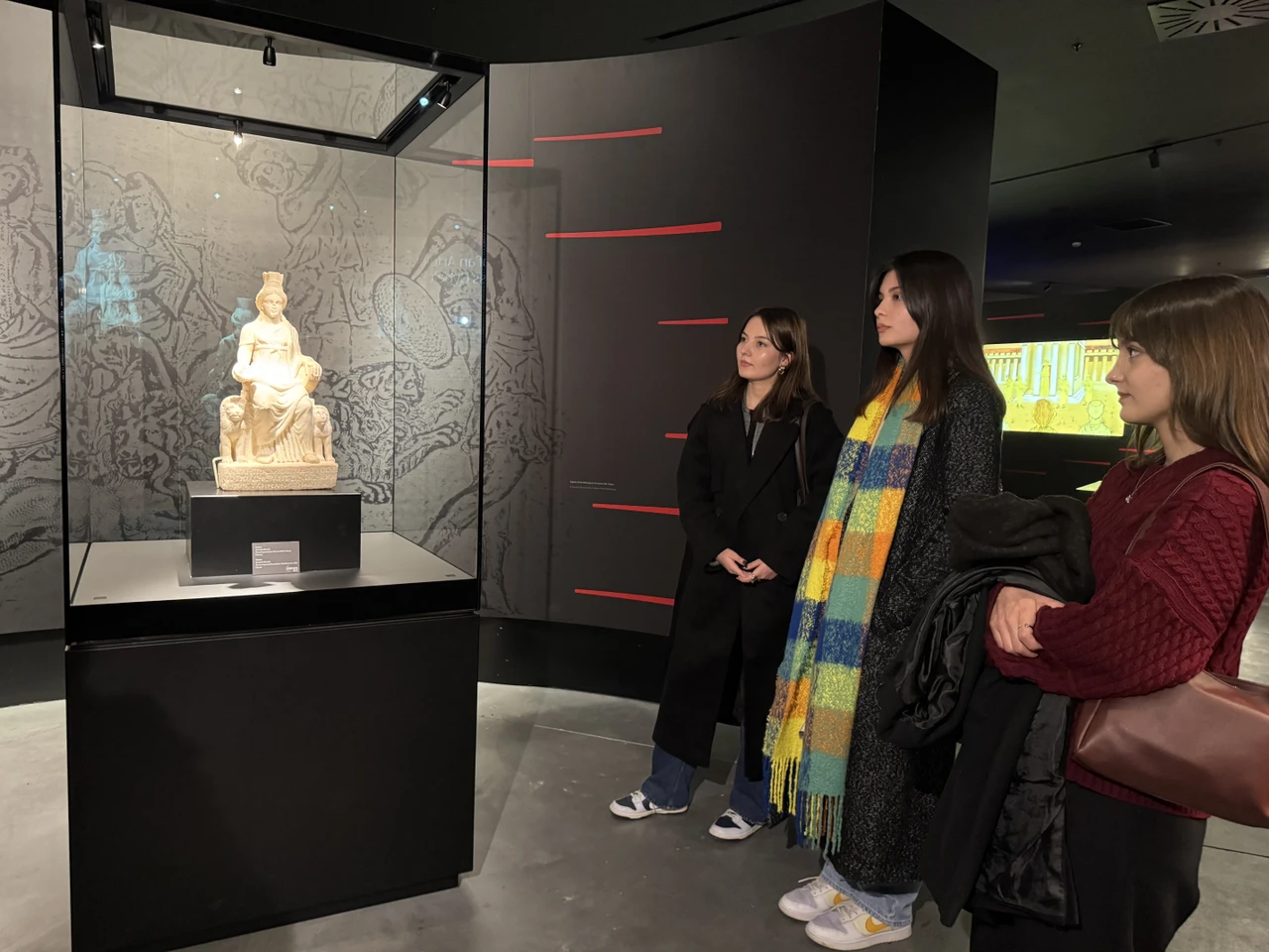 Once smuggled abroad, Kybele statue shines at Afyonkarahisar Museum ...