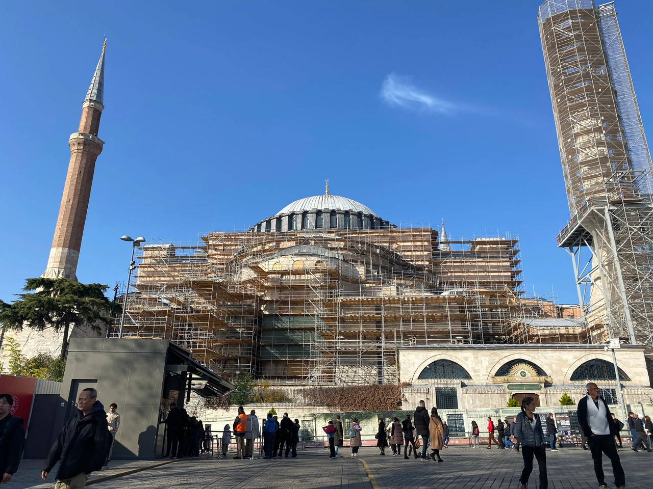 Hagia Sophia’s facade to be freed from non-original plaster in bold ...
