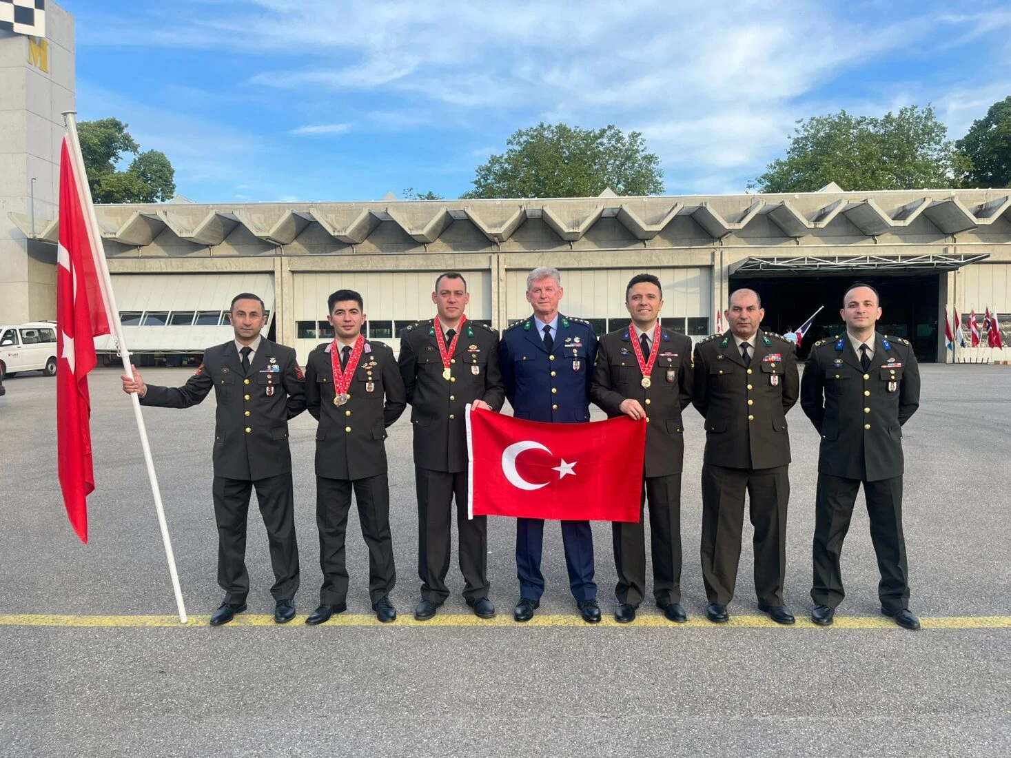 Turkish men's pistol team triumphs at European Military Shooting ...