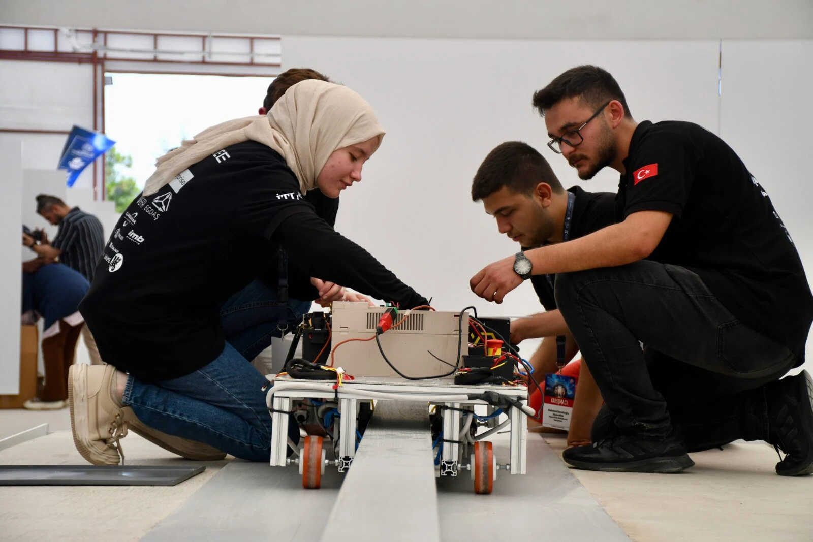 Turkish engineers make waves in hyperloop technology with international ...