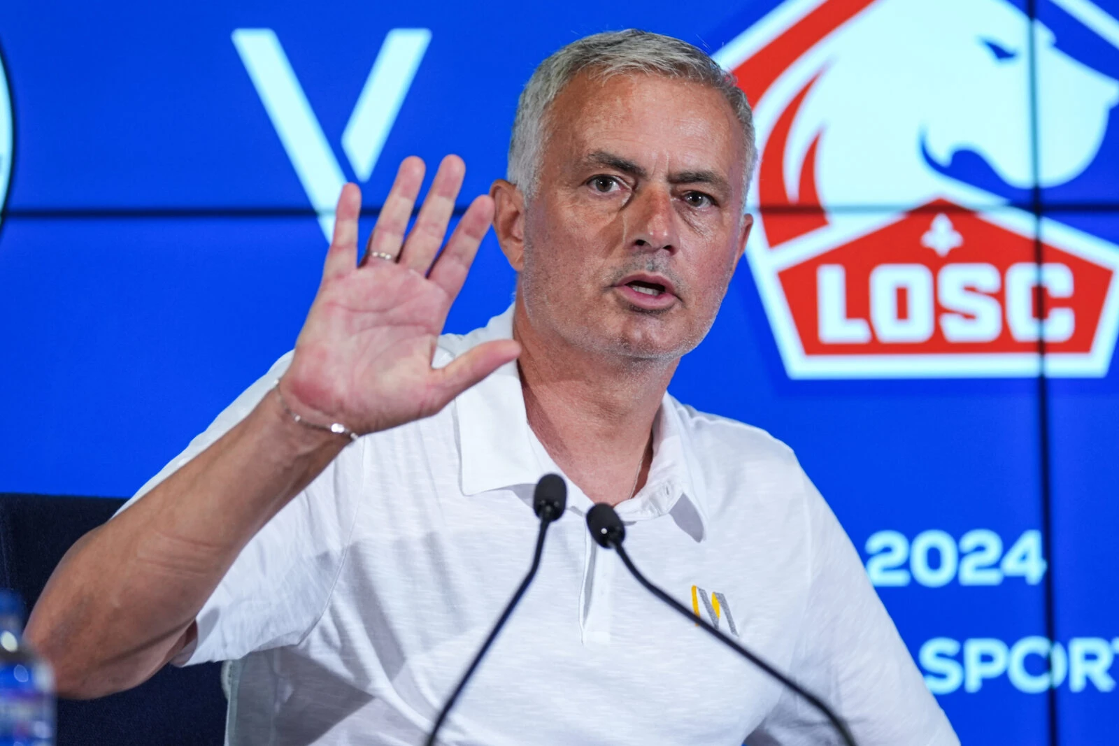Jose Mourinho’s protest goes viral: Fenerbahce files 5 formal ...