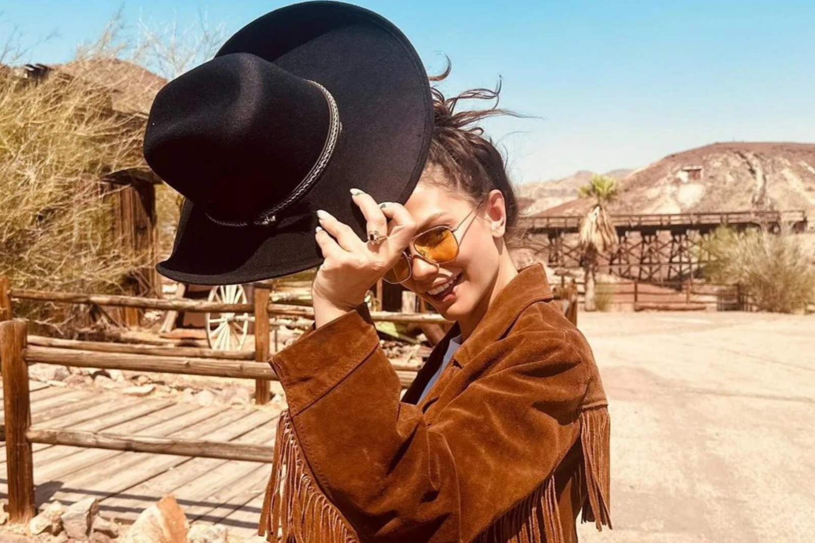 Famous Turkish actor Demet Ozdemir secures $732K deal - Türkiye Today