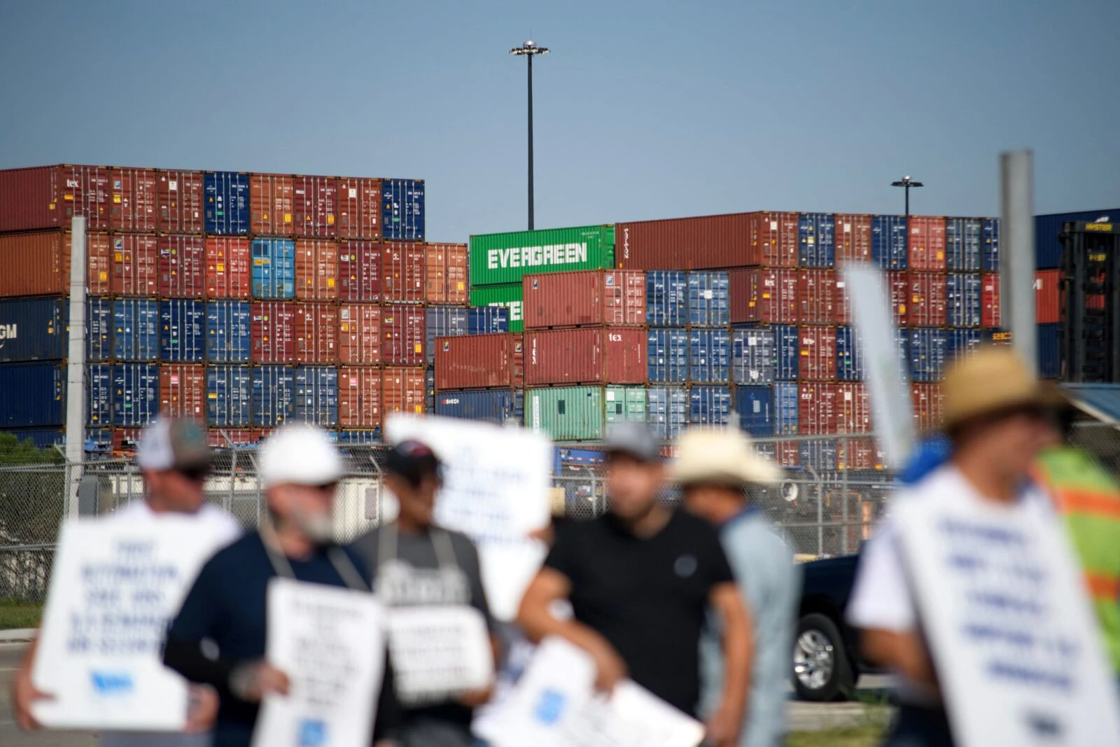 US dockworkers end strike after reaching tentative pay agreement ...