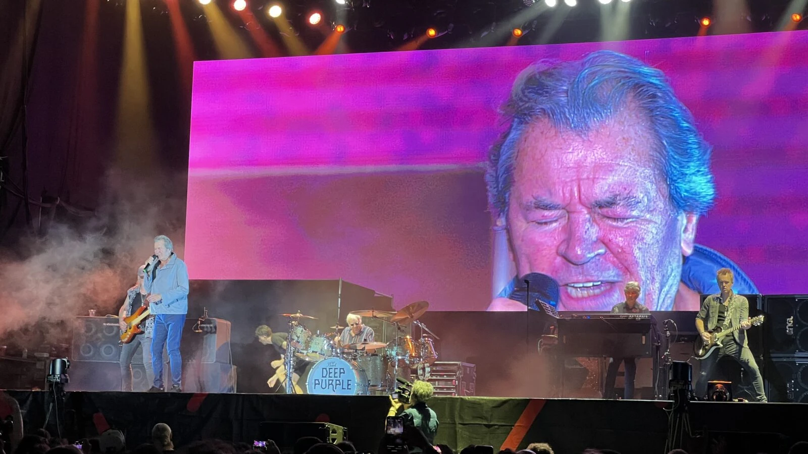 Deep Purple rocks Istanbul with surprising Turkish March and anthem ...