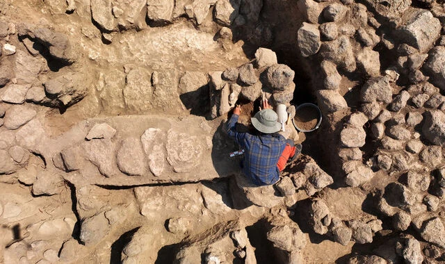 Monumental discovery at Byzantines vs Seljuk Turks battle site ...