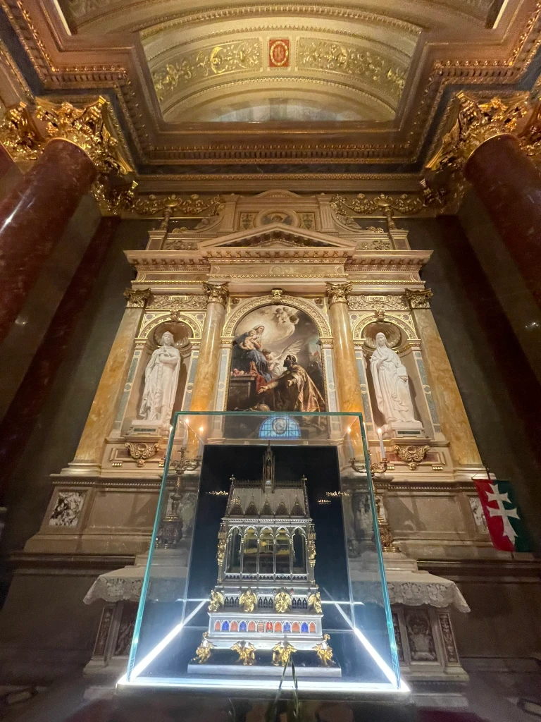 Discover story about St. Stephen's Basilica, secret 'holy right hand ...