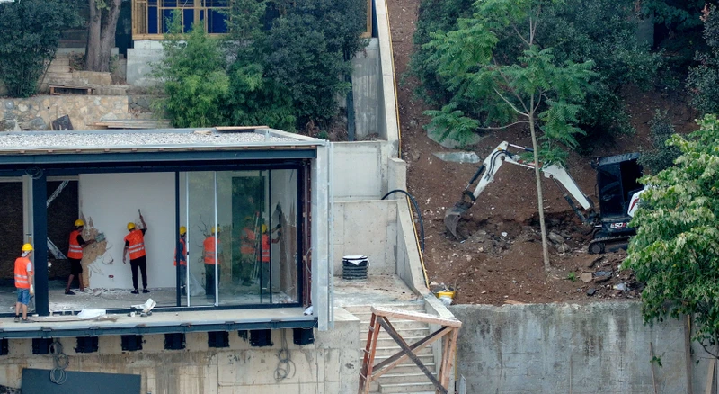 Demolition begins for Russian billionaire Abramovich's illegal villa in ...