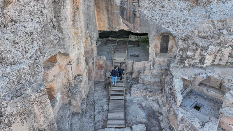 Hilar Rock Tombs in Diyarbakir designated as archaeological site ...