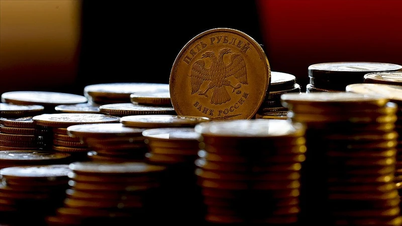 Russian Ruble crashes to record low: What’s behind currency's ...