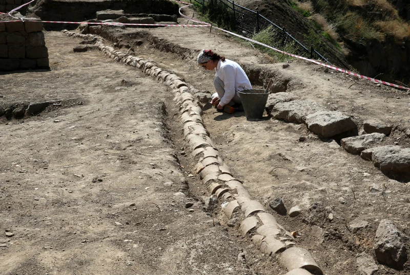 Ancient water distribution system discovered at Türkiye's Bitlis Castle ...