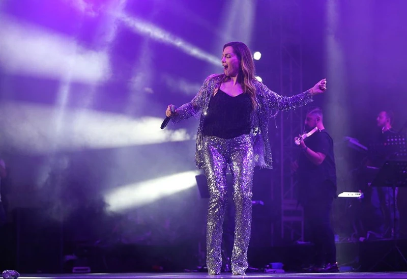 Greek singer Vandi's Türkiye concert canceled over Turkish flag and ...